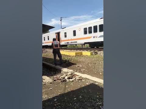 langsiran kereta api Blambangan Express Di Stasiun Ketapang Jawa Timur ...