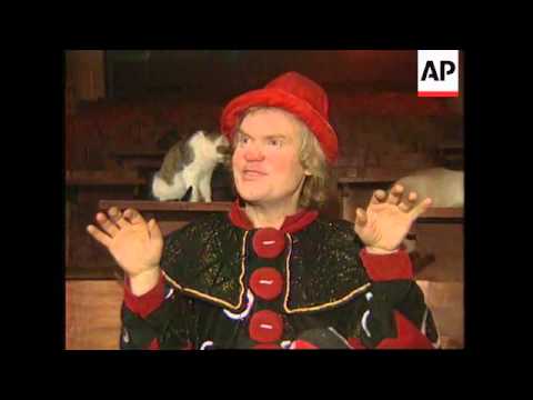 RUSSIA: MOSCOW: PERFORMING CATS THEATRE - YouTube