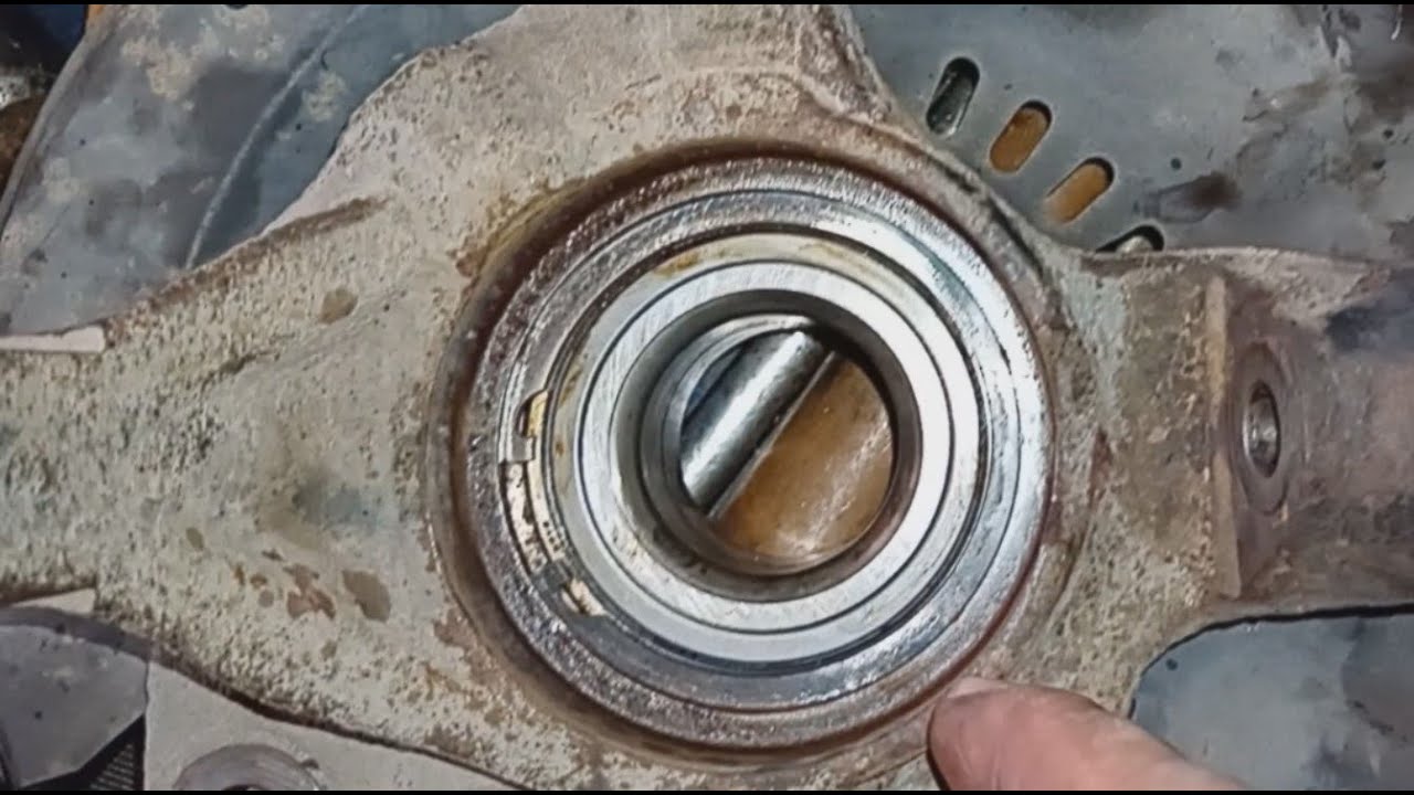 How to Replace a Front Wheel Bearing. Toyota yaris MK 1. - YouTube