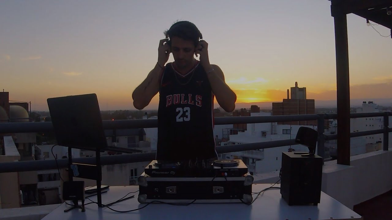 FUNKY HOUSE SET | DJ Alu Bermúdez | Rooftop Sunset - YouTube