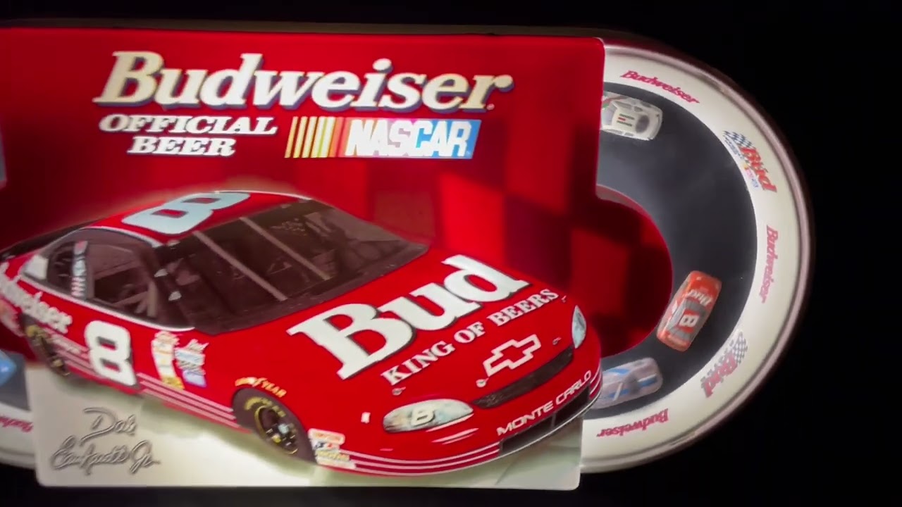 BUDWEISER LIGHTED MOTION RACETRACK BEER SIGN 1 - YouTube