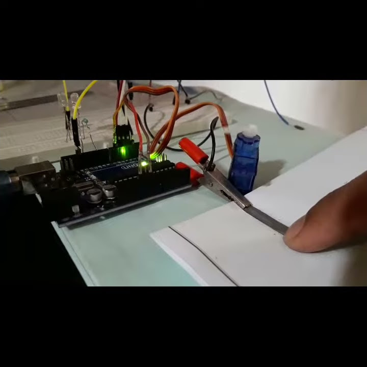 Touch controlled servo using arduino - YouTube