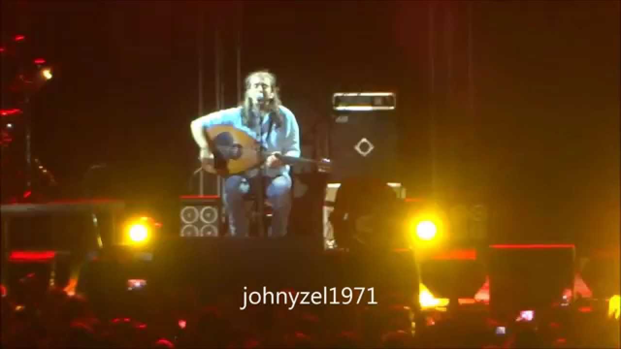 Γιαννης Χαρουλης Τι λαθος κανω Live @ Θεατρο Βραχων 08-06-2015 - YouTube