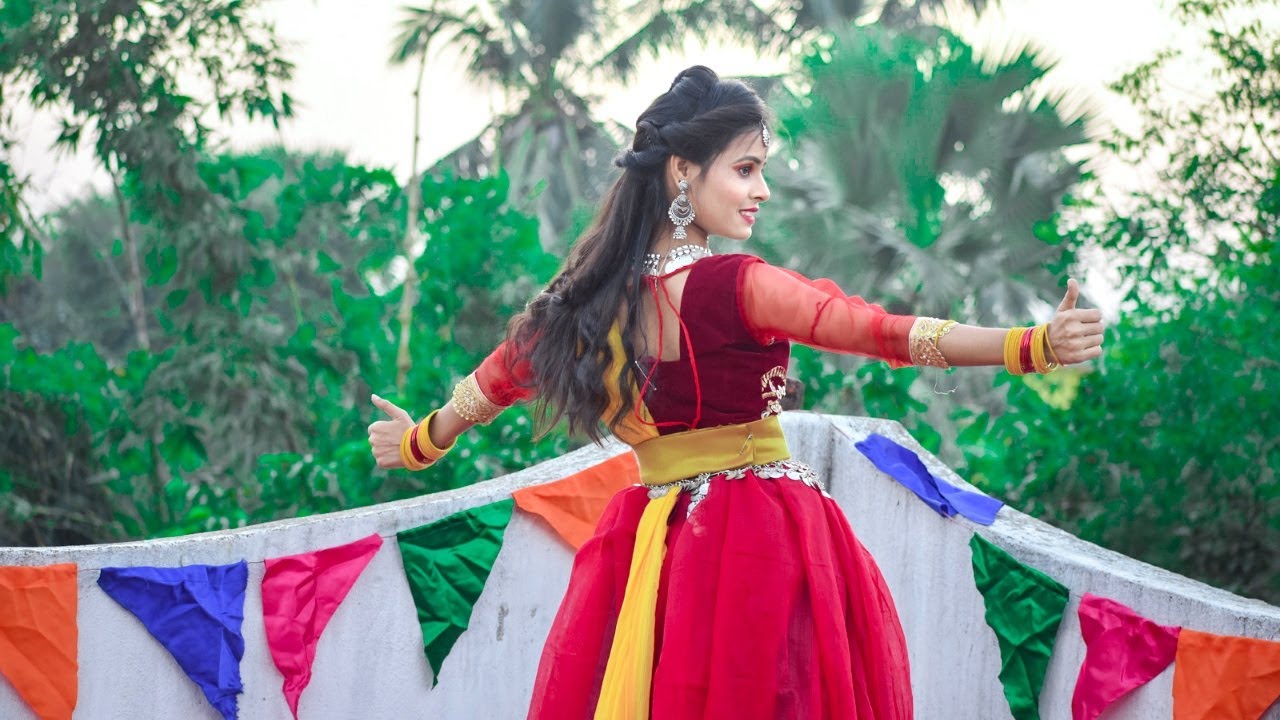 52 Gaj Ka Daman Dance 52 Gaj Ka Daman Performance Renuka Panwar