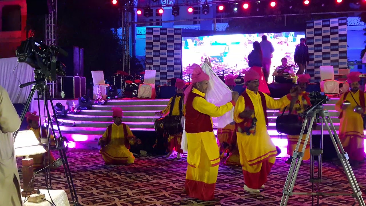 Best Multani Jhoomar Dance at NMU Multan - YouTube