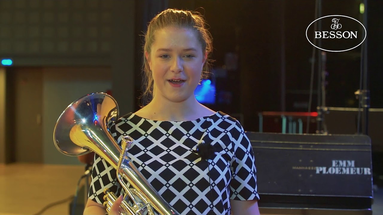 Interview Siobhan Bates YoutubeHD - YouTube