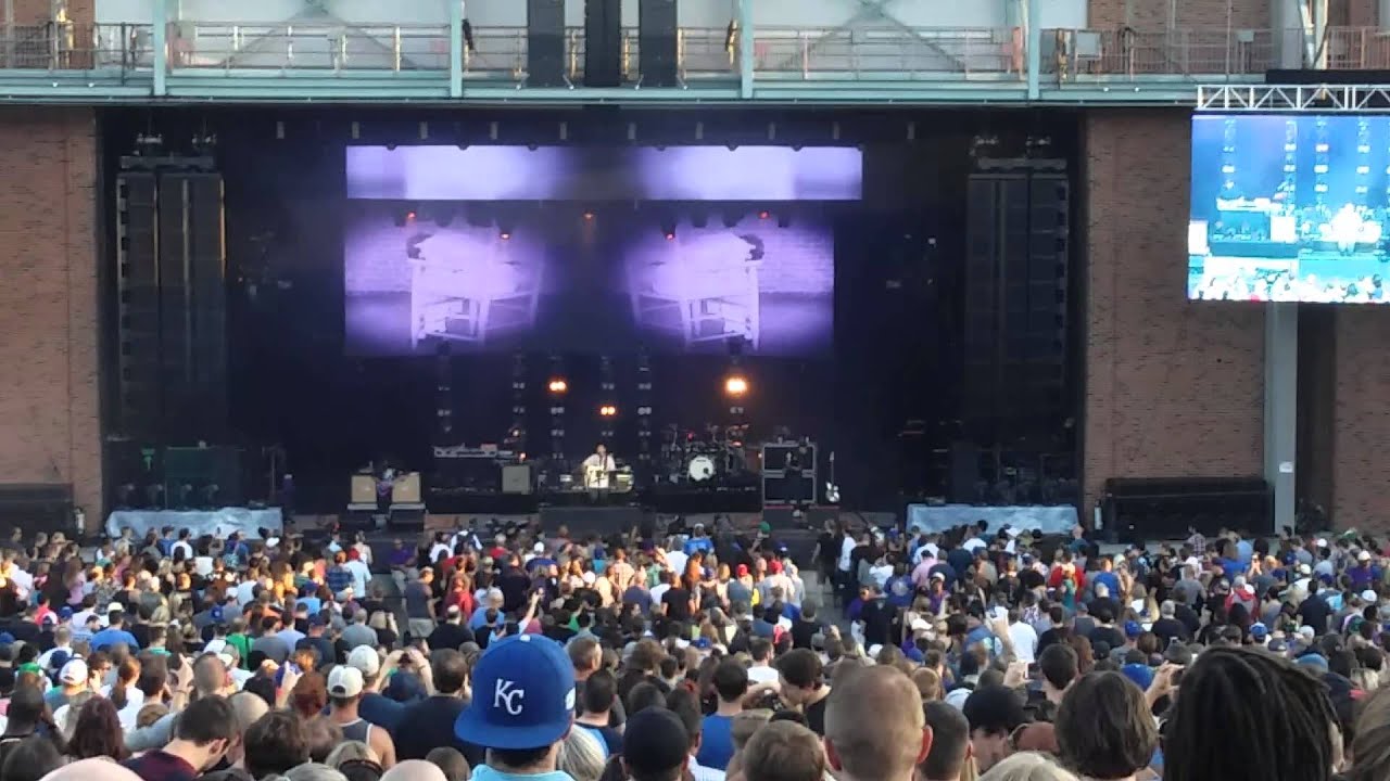 Deftones - Change (In the House of Flies): Live in Kansas City ...
