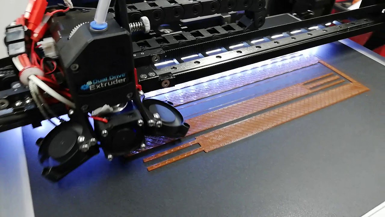 My lerdge k 3D printer magnetic sheet, petg print. 150 mm / sec - YouTube