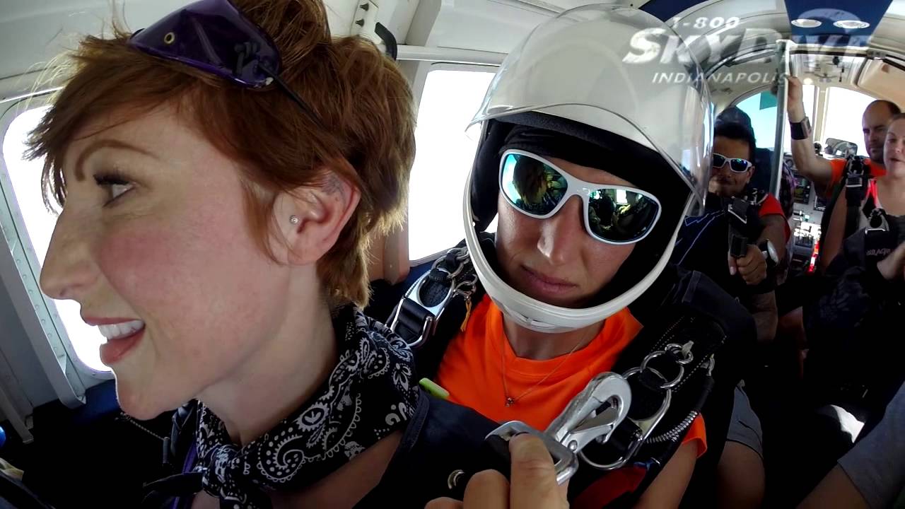 Ruby Inskeep's Tandem skydive! - YouTube