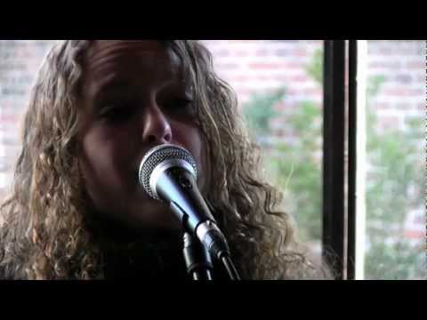 Lea Kliphuis - Highway Patrolman (Bruce Springsteen) - YouTube