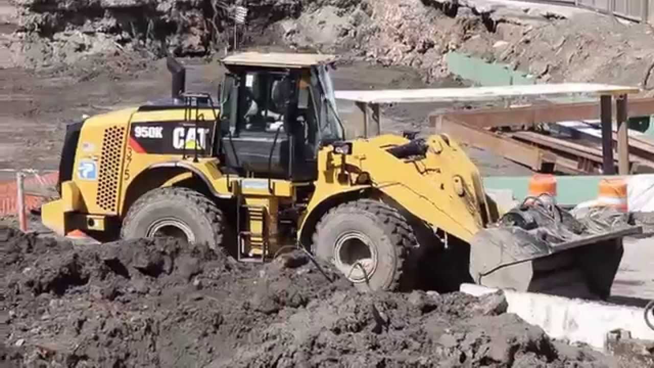 Cat 950K wheel loader working - YouTube