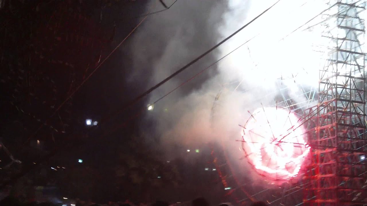 Crazy Fireworks at Tultepec: Mexico's top Fireworks Festival. - YouTube