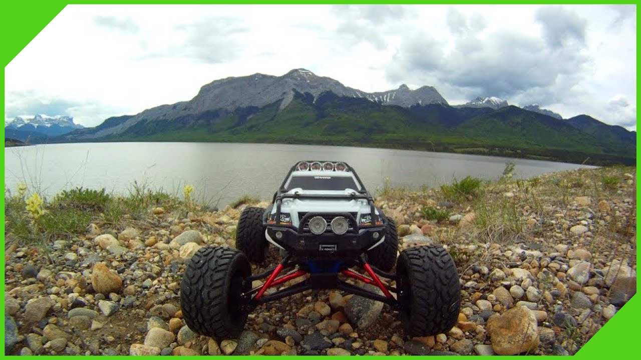 TRAXXAS Mini SUMMIT - At The Dunes - YouTube