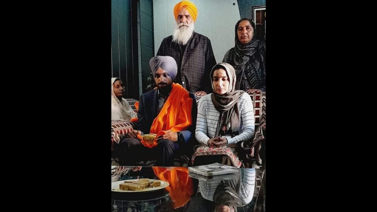 Komalpreet kaur with Gurkamalpreet Singh (wedding) - YouTube