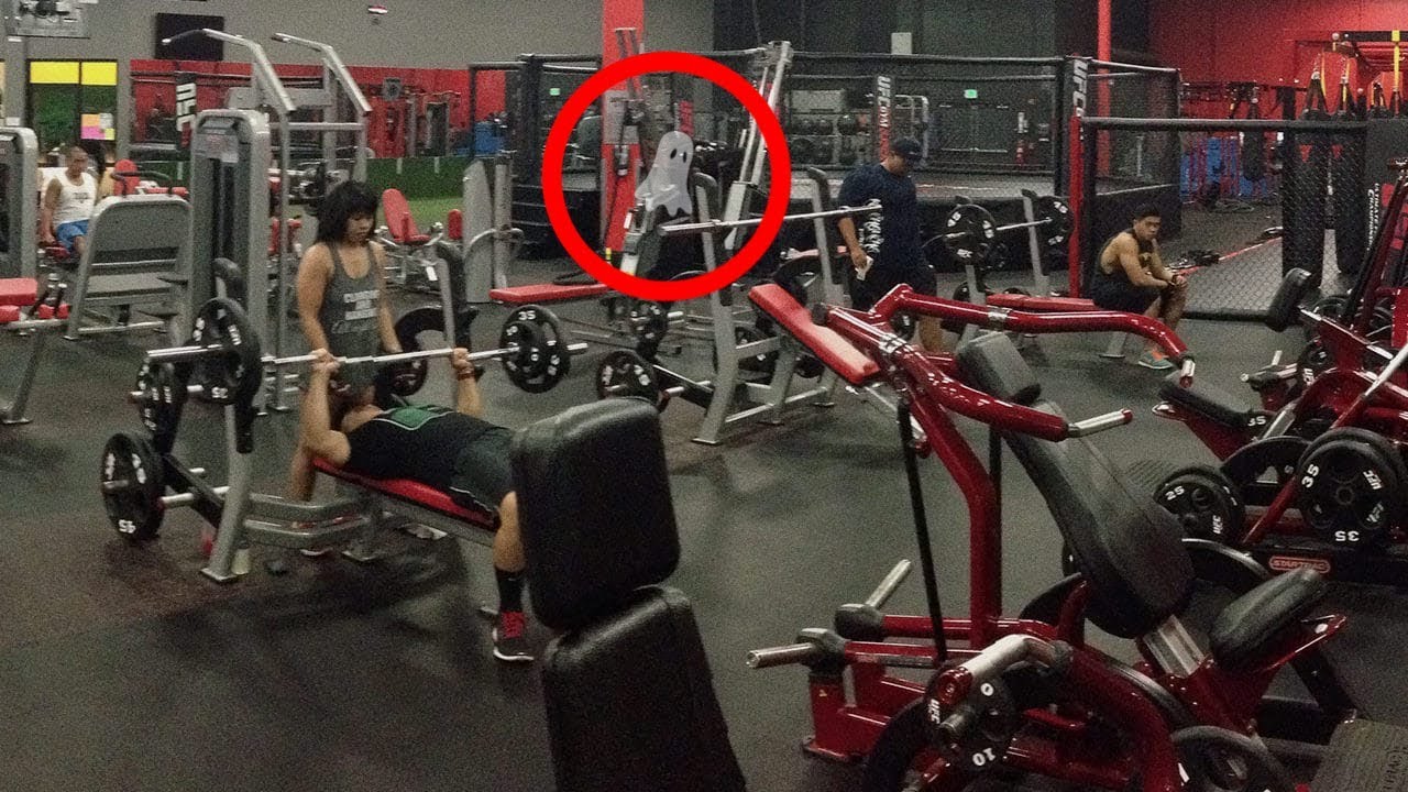 MY GYM IS HAUNTED!! Spooky Leg Day w/ Ghost in My Gym | BULKSZN Ep. 12 ...