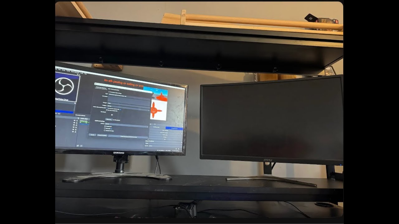 roblox but i only have one moniter :sob - YouTube
