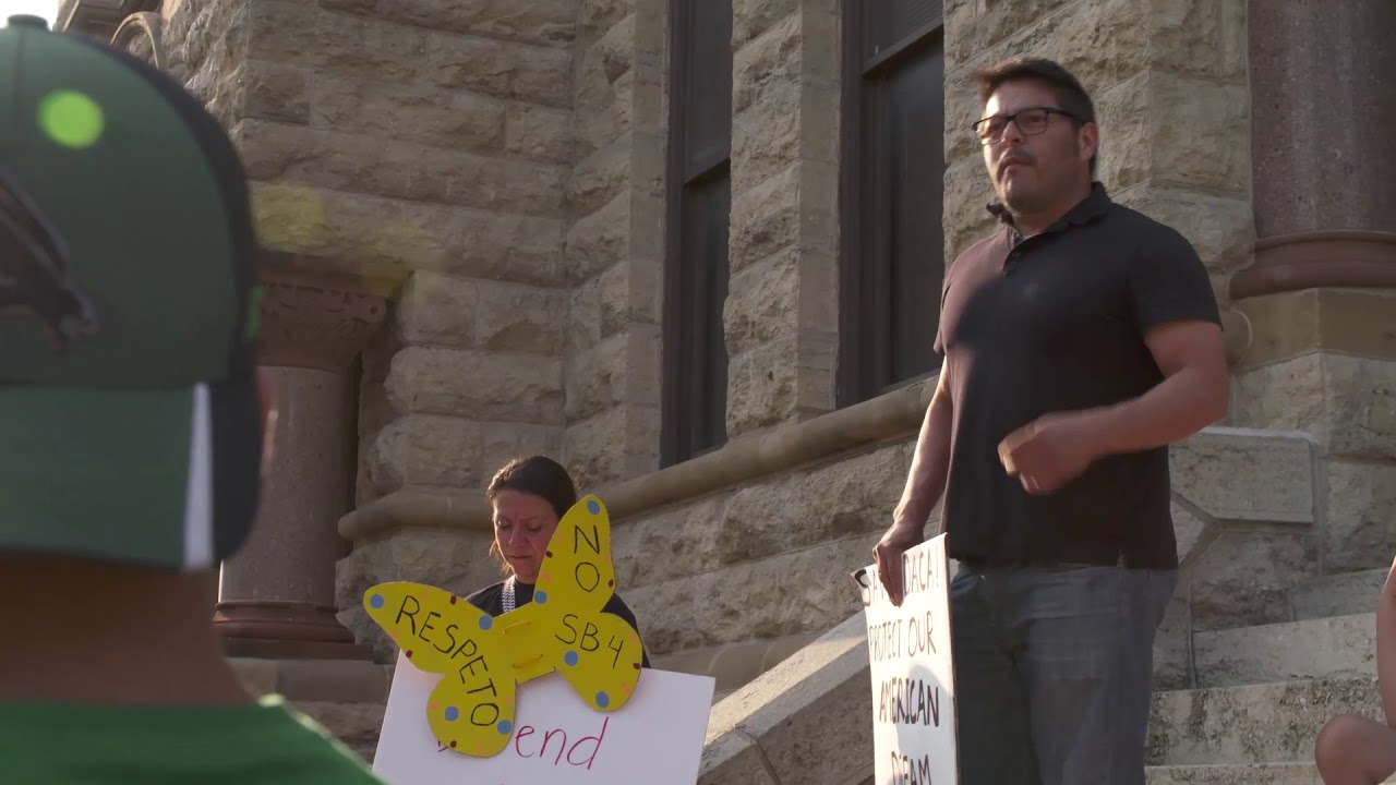 Mat Pruneda Speaks at DACA Rally in Denton, TX - YouTube