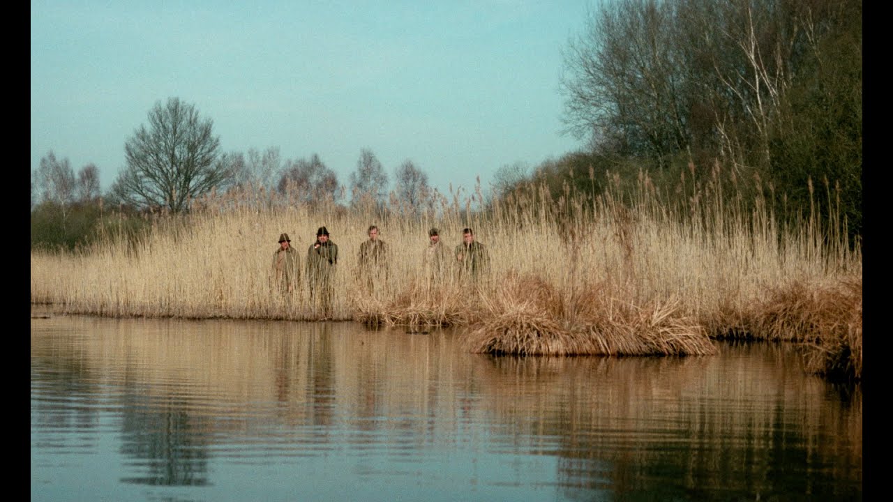 LA TRAQUE (1975) FILM ANNONCE - YouTube