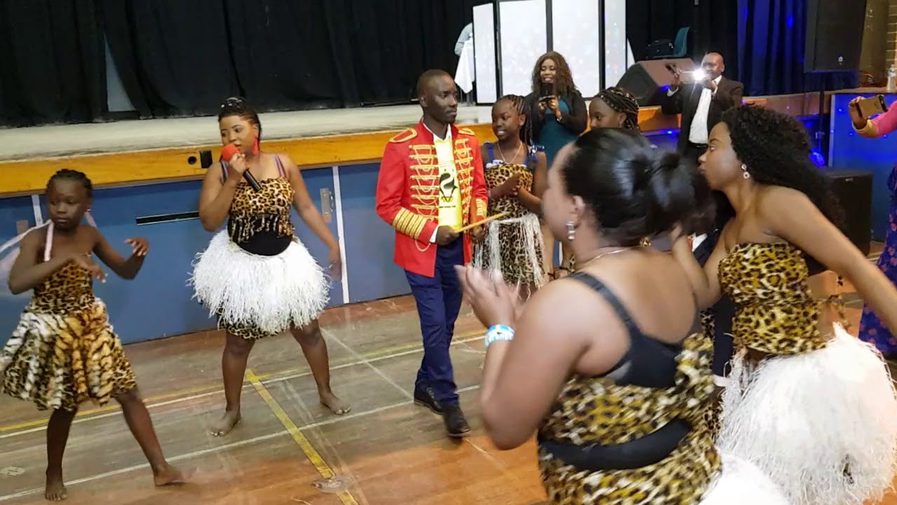 Azande Community young ladies culture dance in Sydney. - YouTube