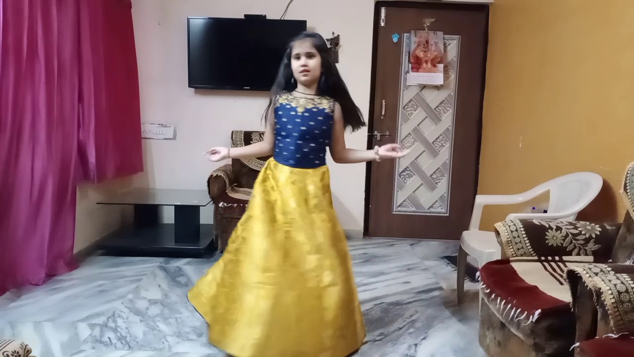 Soja zara dance performance |by kavya soni - YouTube