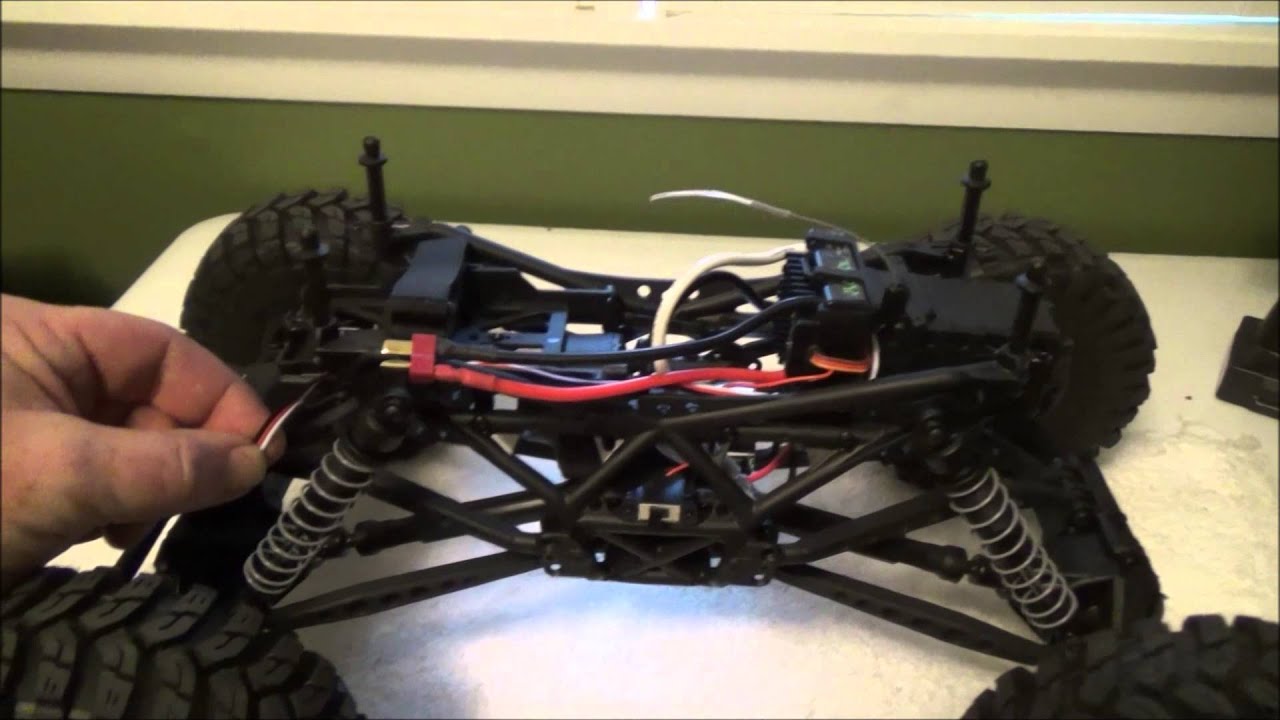 Changing the chassis configurtion of a Axial AX10 - YouTube