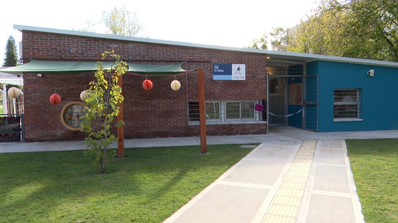 Imágenes de inauguración de un CAIF en Montevideo - YouTube