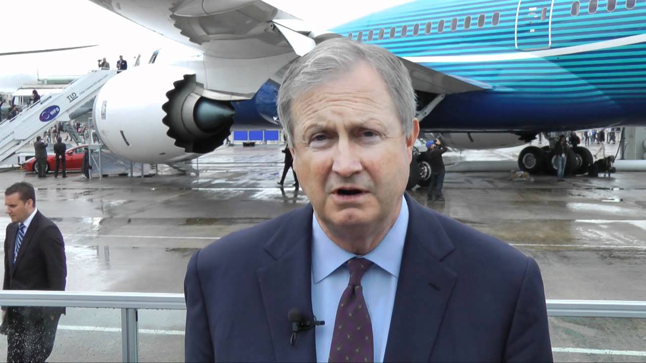 Jim Albaugh's perspective on the 2011 Paris Air Show - YouTube