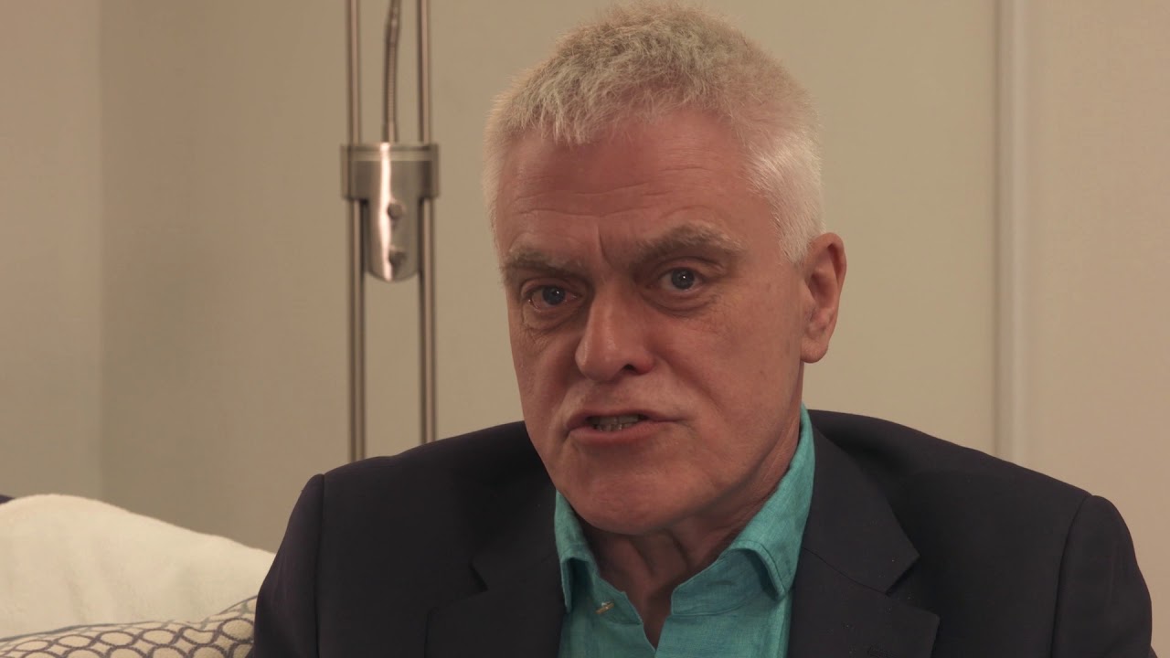 Jon Bentley watches the Sony XF87 TV | Currys PC World - YouTube