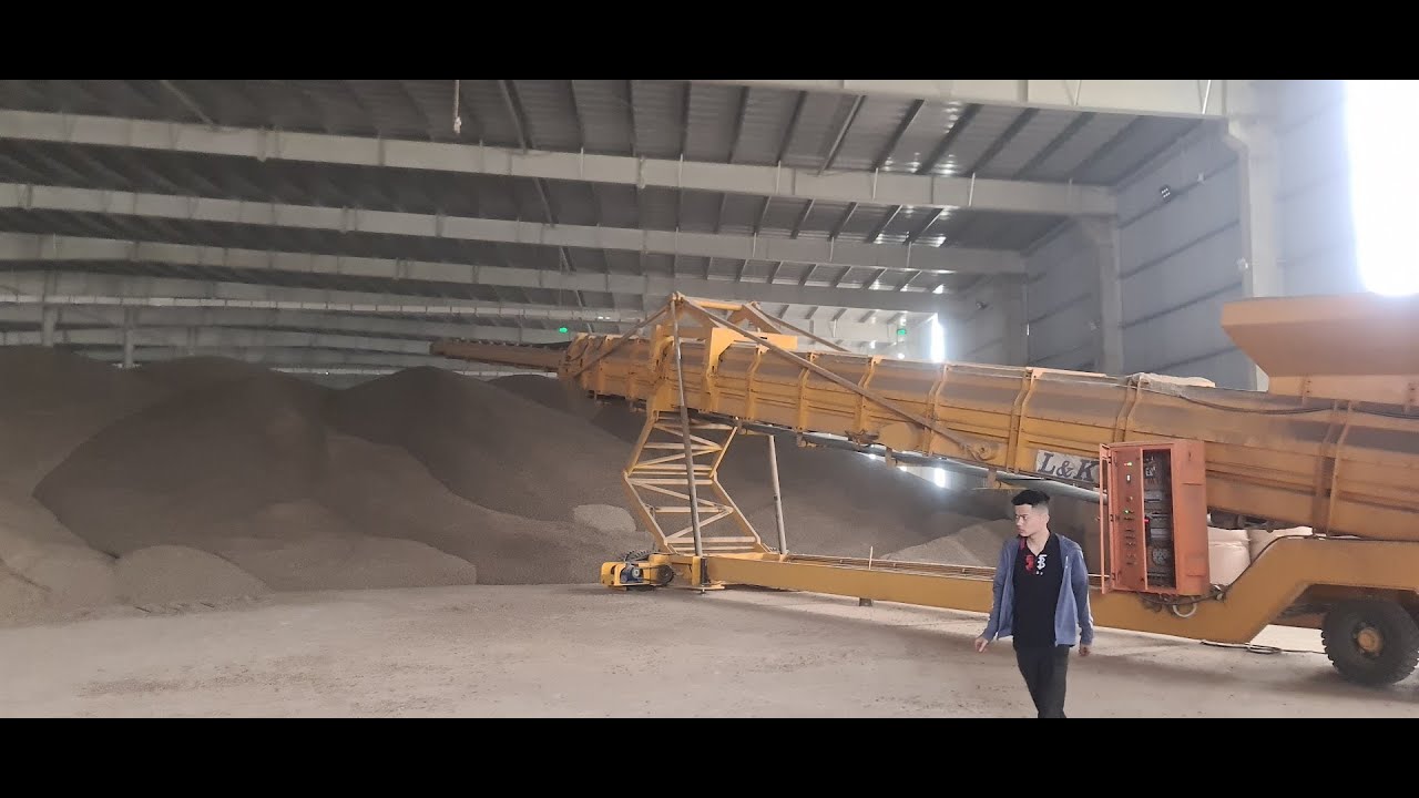 telescopic belt conveyor 30m - for wood pellet by L&K - YouTube