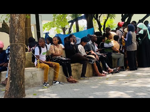 Fake Chinese language prank at the college - YouTube