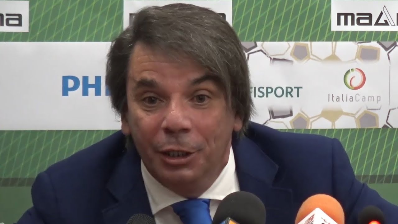 Capuano e le sue performances ad Avellino - YouTube