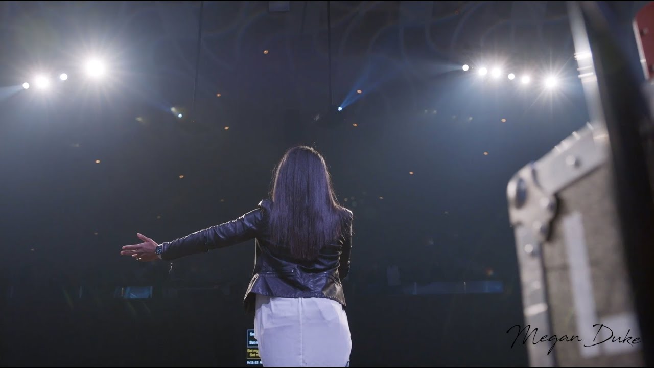 Set My Heart on Fire - Megan Duke (Live) - YouTube