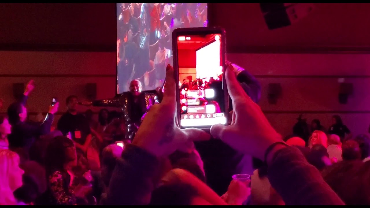 Larry Dodson of The Bar Kays- Freaky Behavior - YouTube