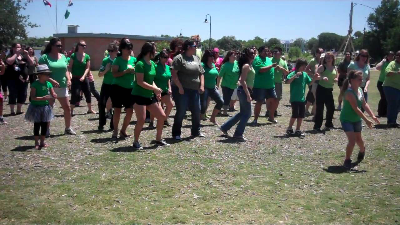 San Antonio's Worlds Largest Simultaneous Flash Mob Side View - YouTube