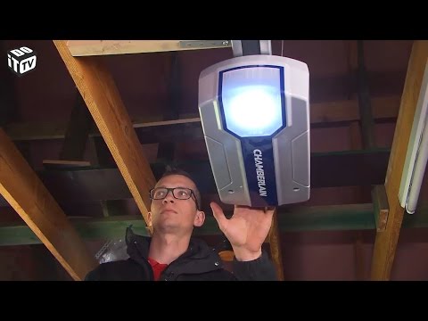 Automatiser la porte de garage - Installation de la motorisation Chamberlain pour porte de garage