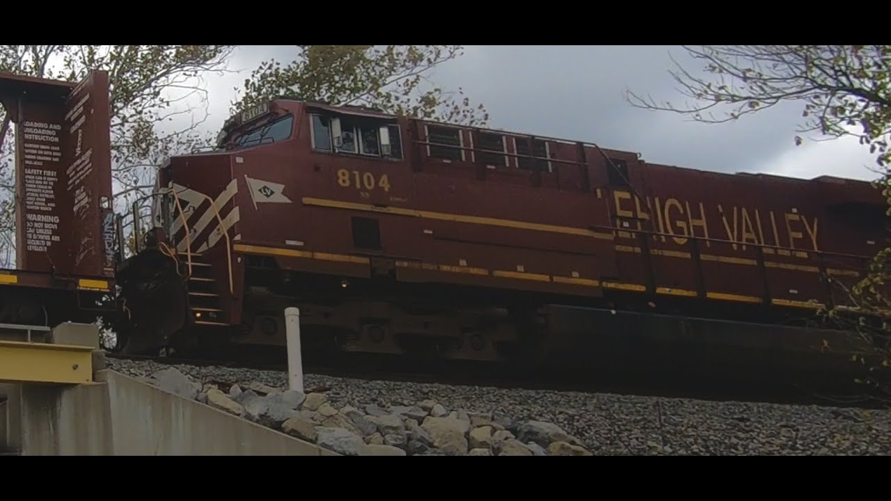 NS 12R at Huyettrd with NS 8104 (LV) DPU and Mopac car on the rear ...