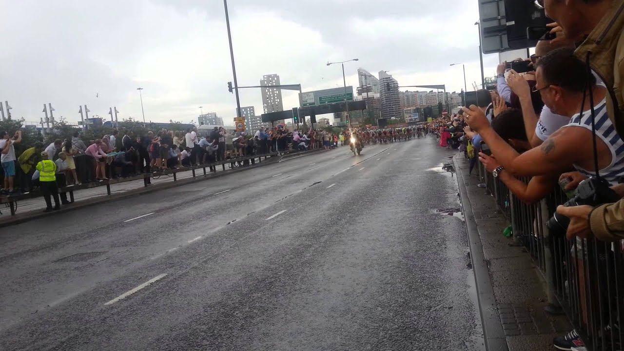 Tour de France - Aspen Way, nr Canary wharf, London 7/7/2014 - YouTube