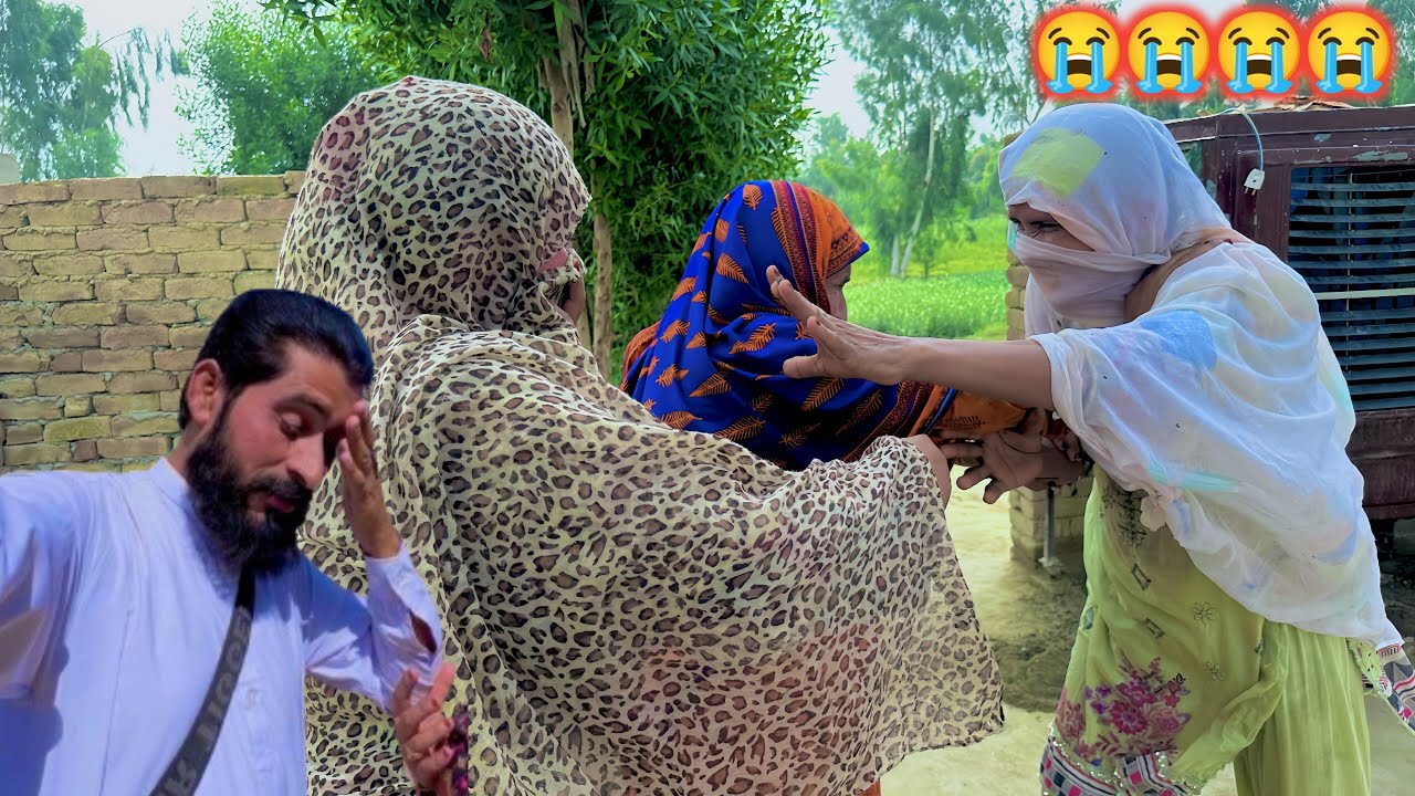 Kanwal Ne Begam Ki Pitai Kar Di😱? | Pakistani Village Family | Altaf ...