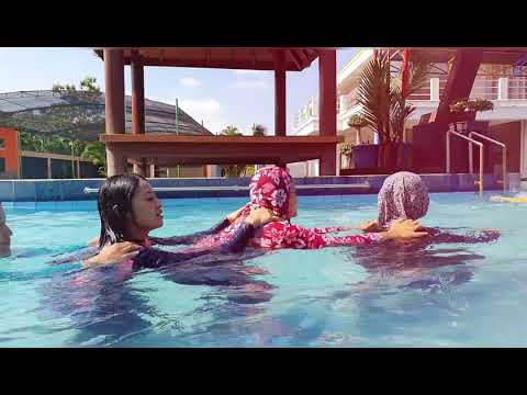 sunday best -  surfaces // ibu pkk belajar renang di kolam sumber dandang blitar