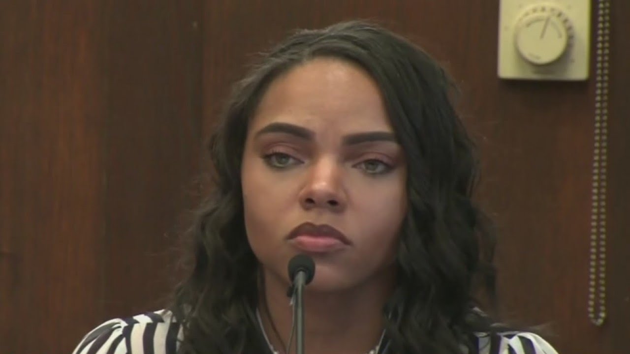 Fiancee of ex-NFL star testifies in his double-murder trial - YouTube