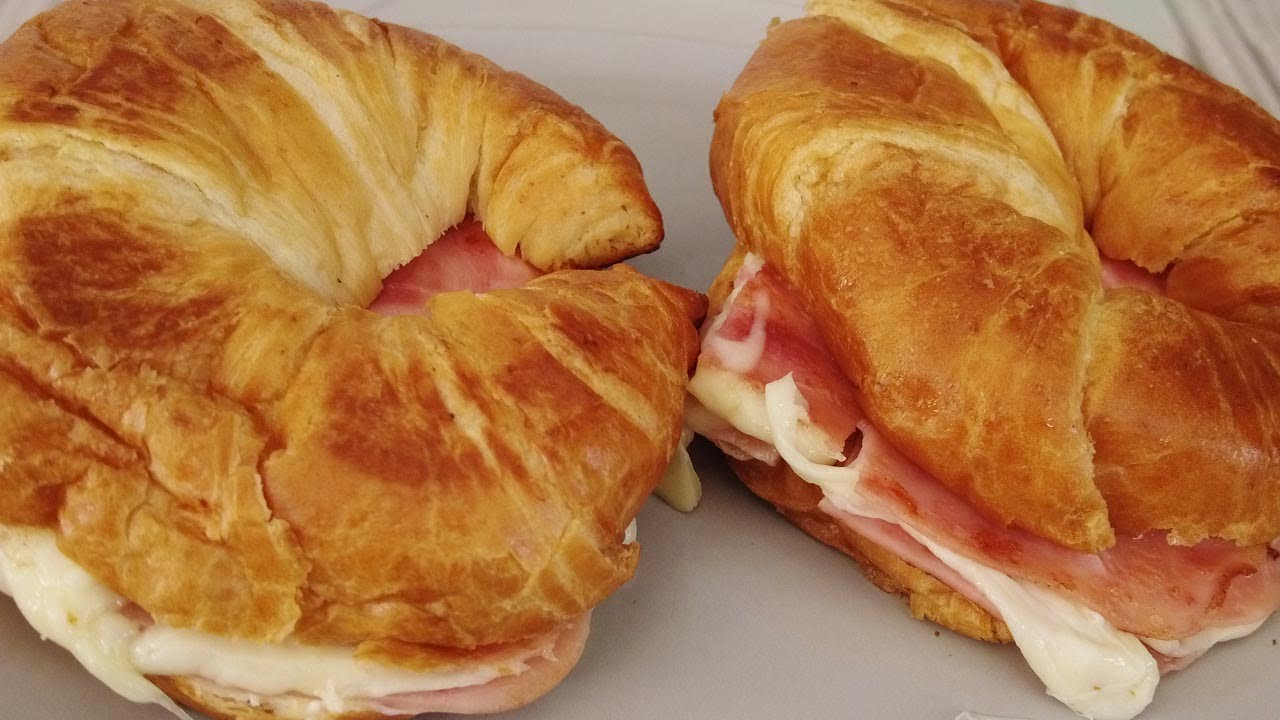 CUERNITOS CON QUESO Y JAMON - YouTube