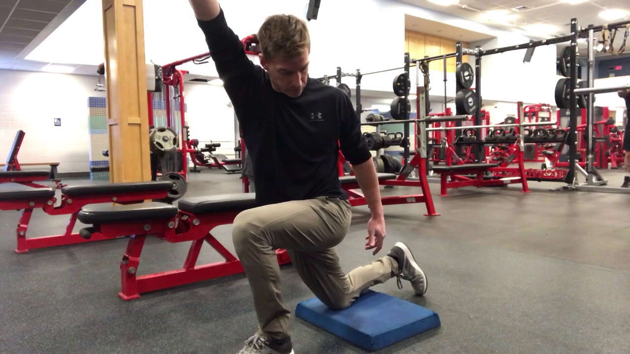 Half Kneeling Quad/Hip Flexor Stretch w. Trunk Rotation - YouTube