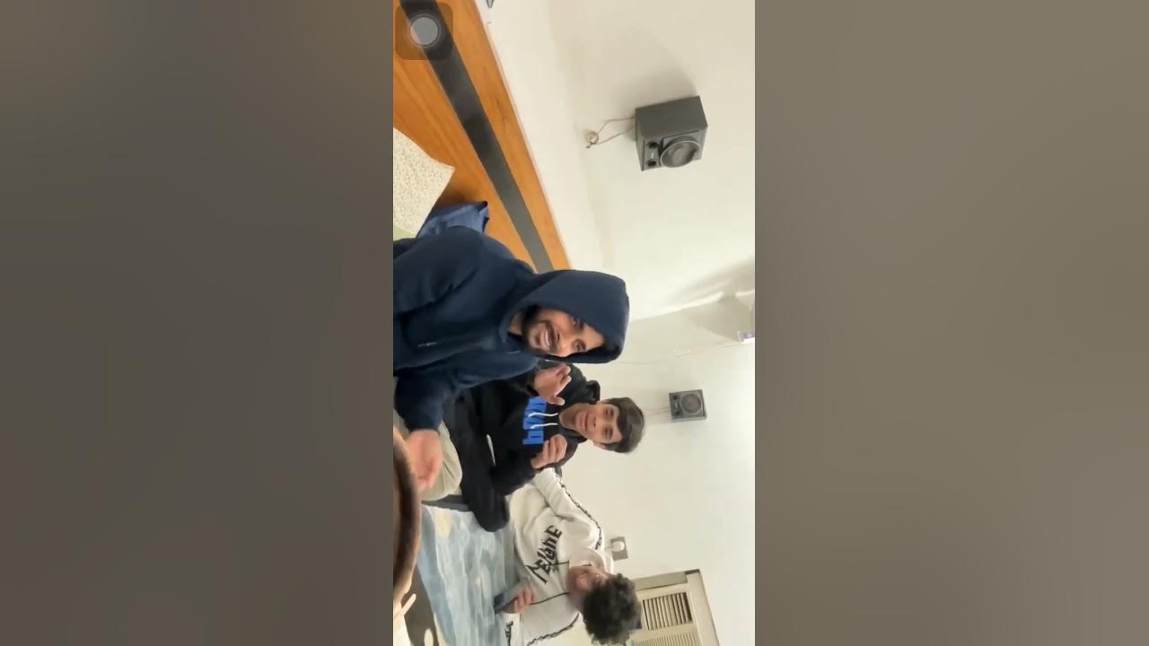 Elvish Yadav Roasting Rowhi Rai🤣🤣 @ElvishYadavVlogs @RowhiRai - YouTube