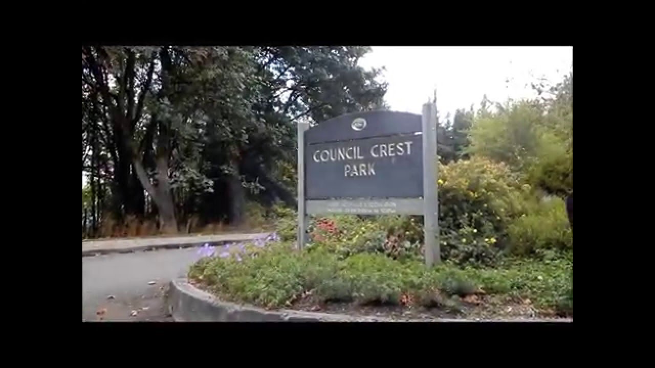 Tourist enjoys views from Council Crest Park - YouTube