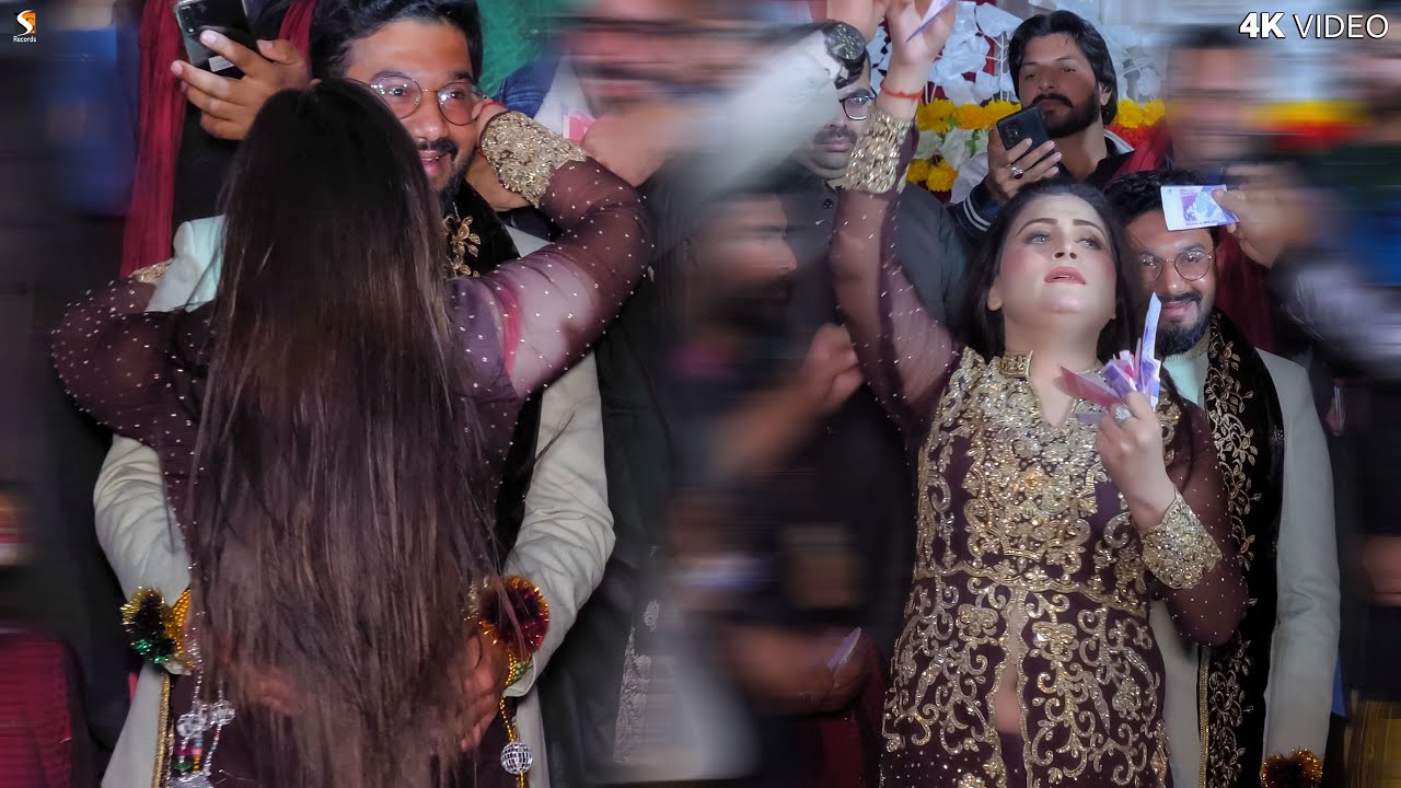 VE GUJRA VE, IRAM KHAN MUJRA DANCE PERFORMANCE, SGRECORDS 2024 - YouTube