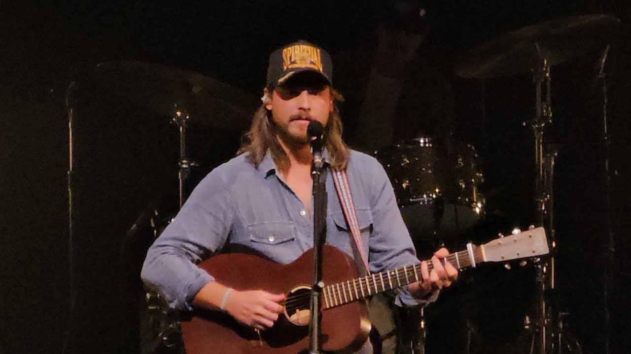 Christian artist, Cory Asbury, live in Houston, TX - YouTube