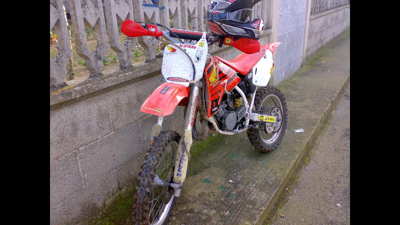 Honda CR 80 Wheelie Crazy Exhaust Sound - YouTube