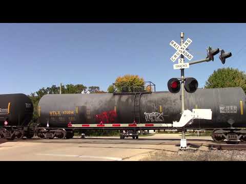 UP 6760 East in Franklin Grove, IL 10/7/20