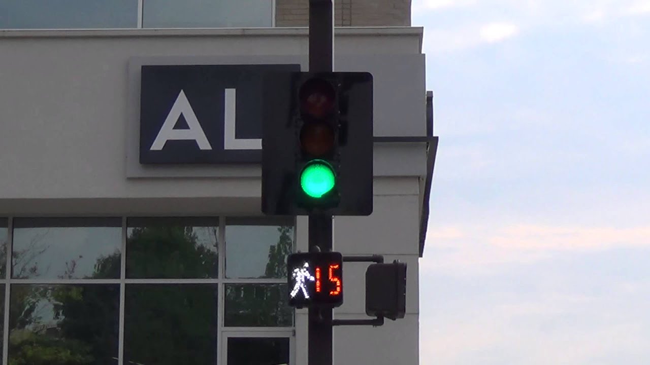 McCain Traffic Light and Winkomatic Pedestrian Signal - YouTube