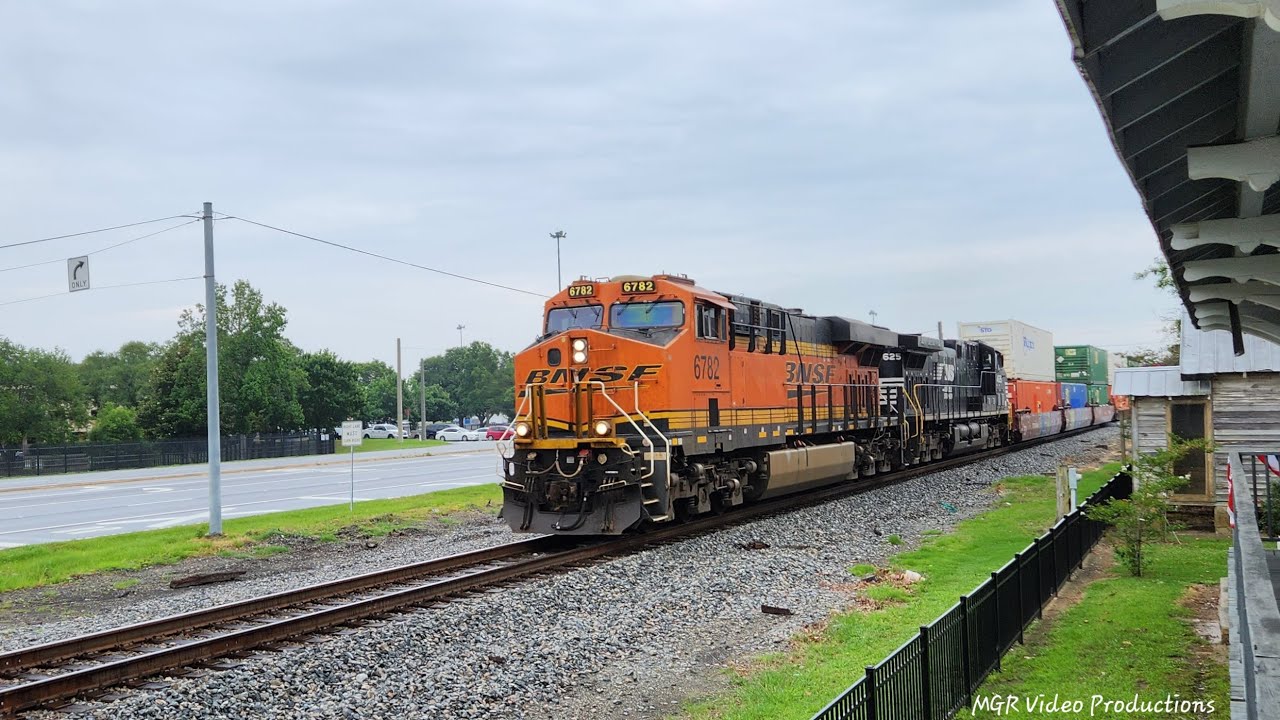5-23-2023: BNSF ES44C4 6782 & NS AC44C6M 4625 Lead NS 24A Thru Warner ...